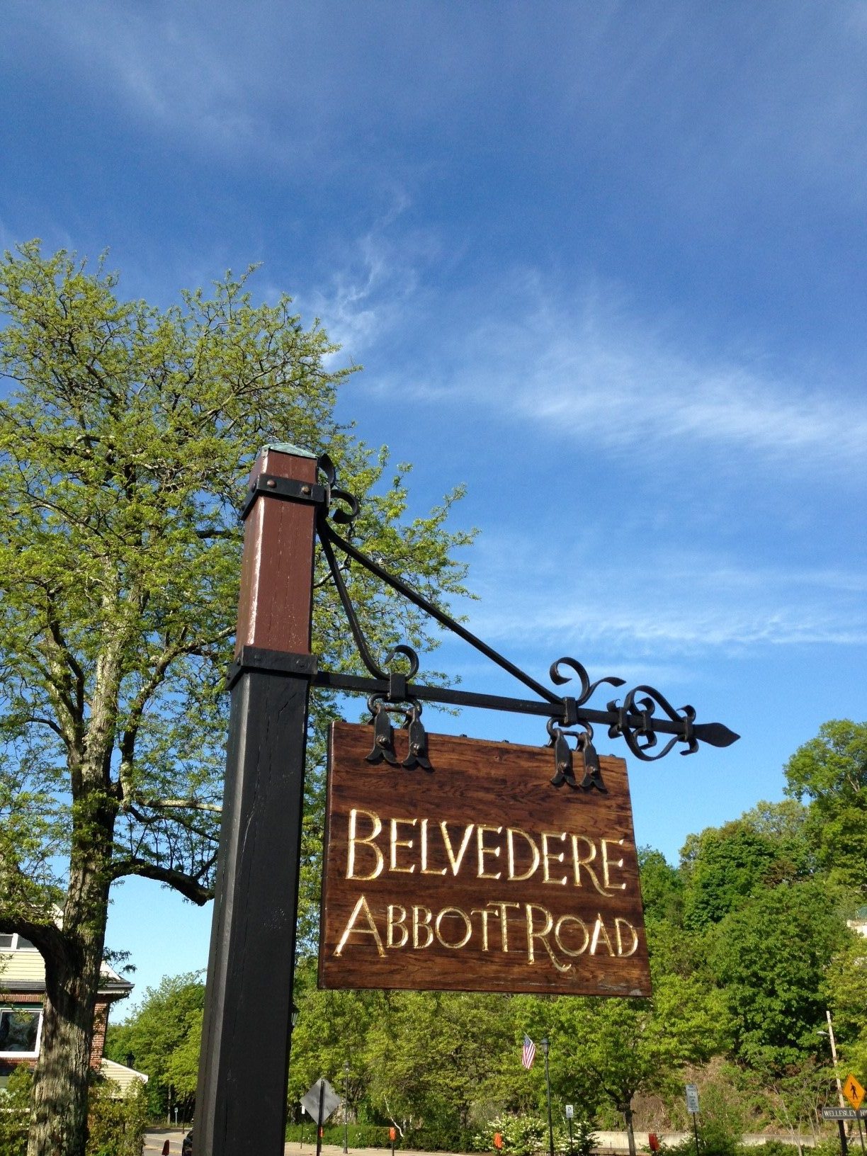 Here's the deal with that Belvedere Abbott Road sign - The Swellesley ...