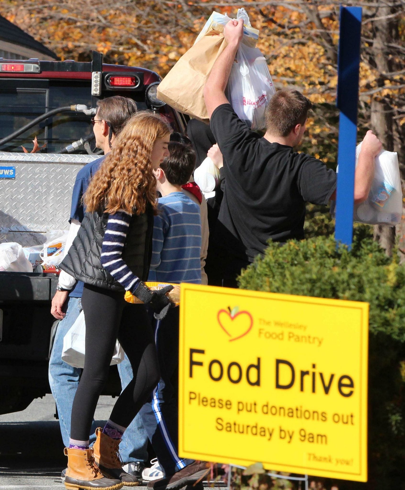 Reminder: Wellesley scouts to pick up food donations on Saturday - The ...
