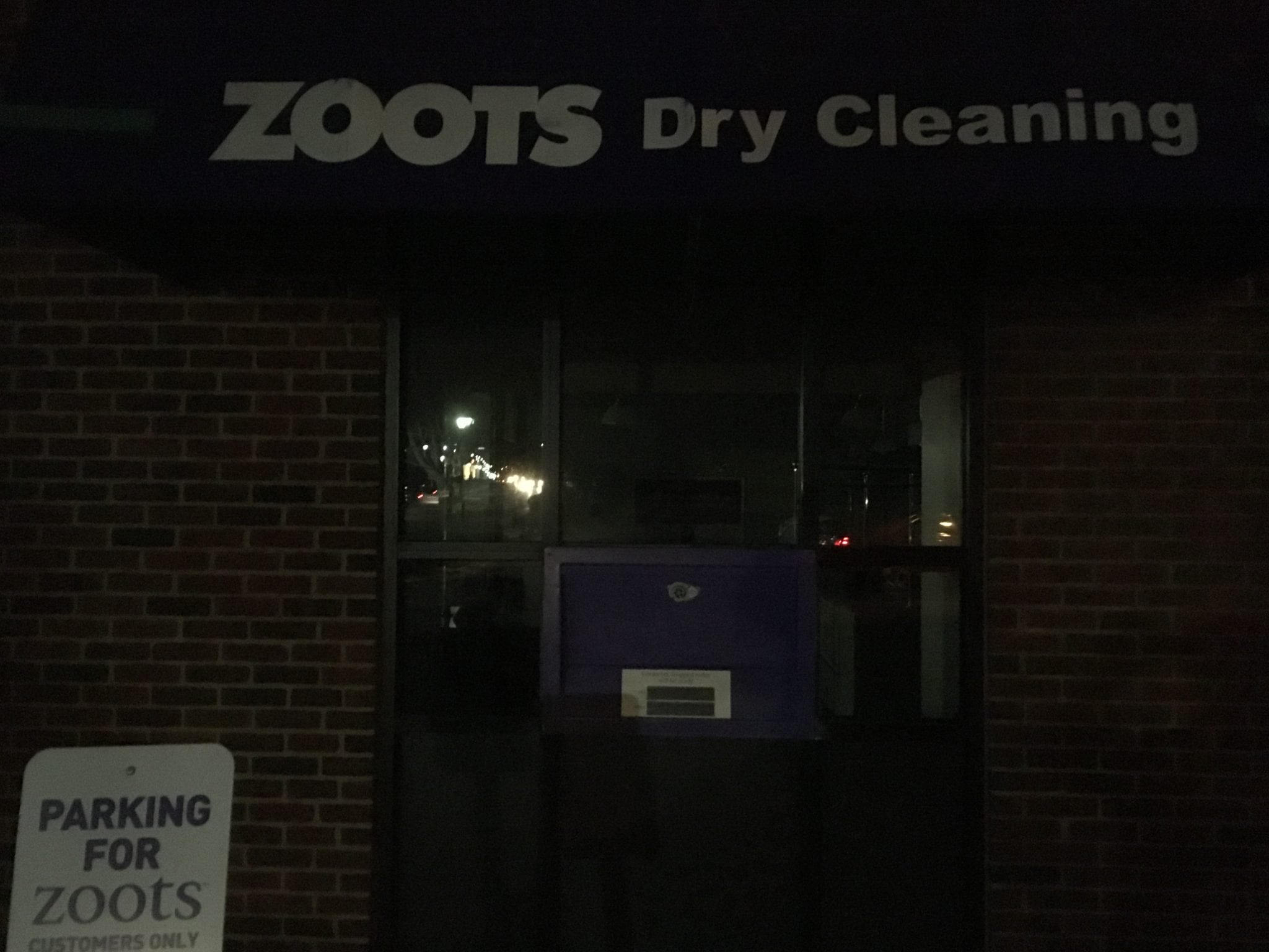 Bankrupt Zoots leaves Wellesley & other customers hung out to dry - The ...