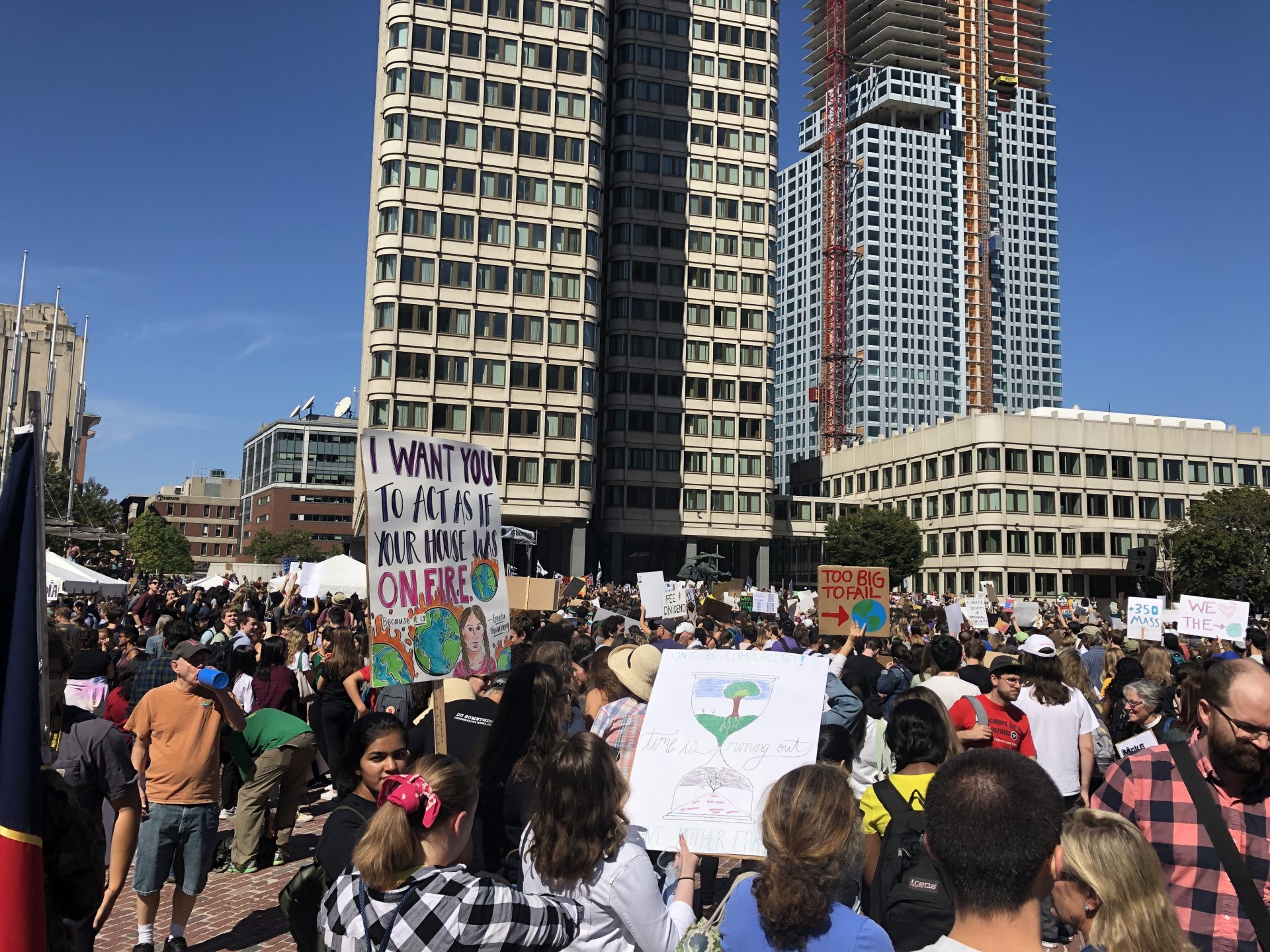 Climate rally lands at Wellesley Town Hall - The Swellesley Report