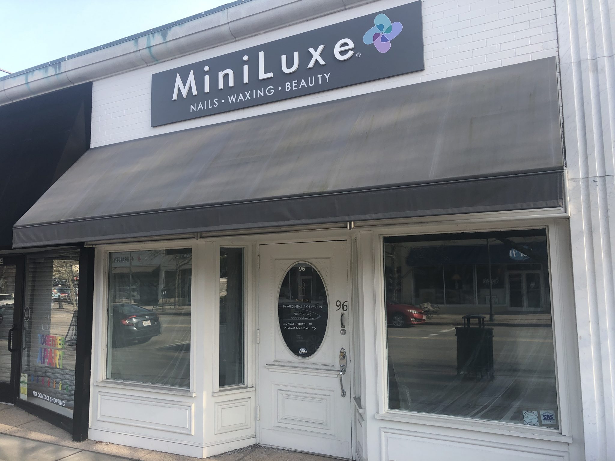 Wellesley Business Buzz: MiniLuxe makeover; rock on in Wellesley Square ...