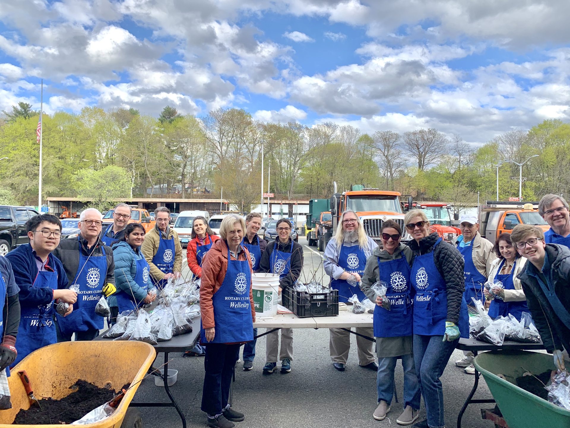Rotary Club of Wellesley seeks volunteers to help at "Farmer's Market ...
