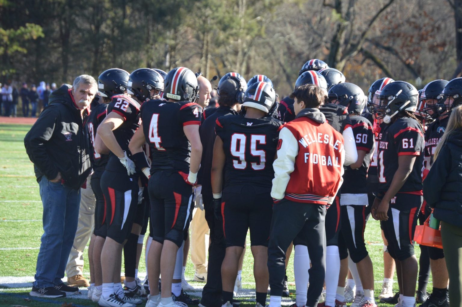 Scenes from Wellesley-Needham High School football game on Thanksgiving ...