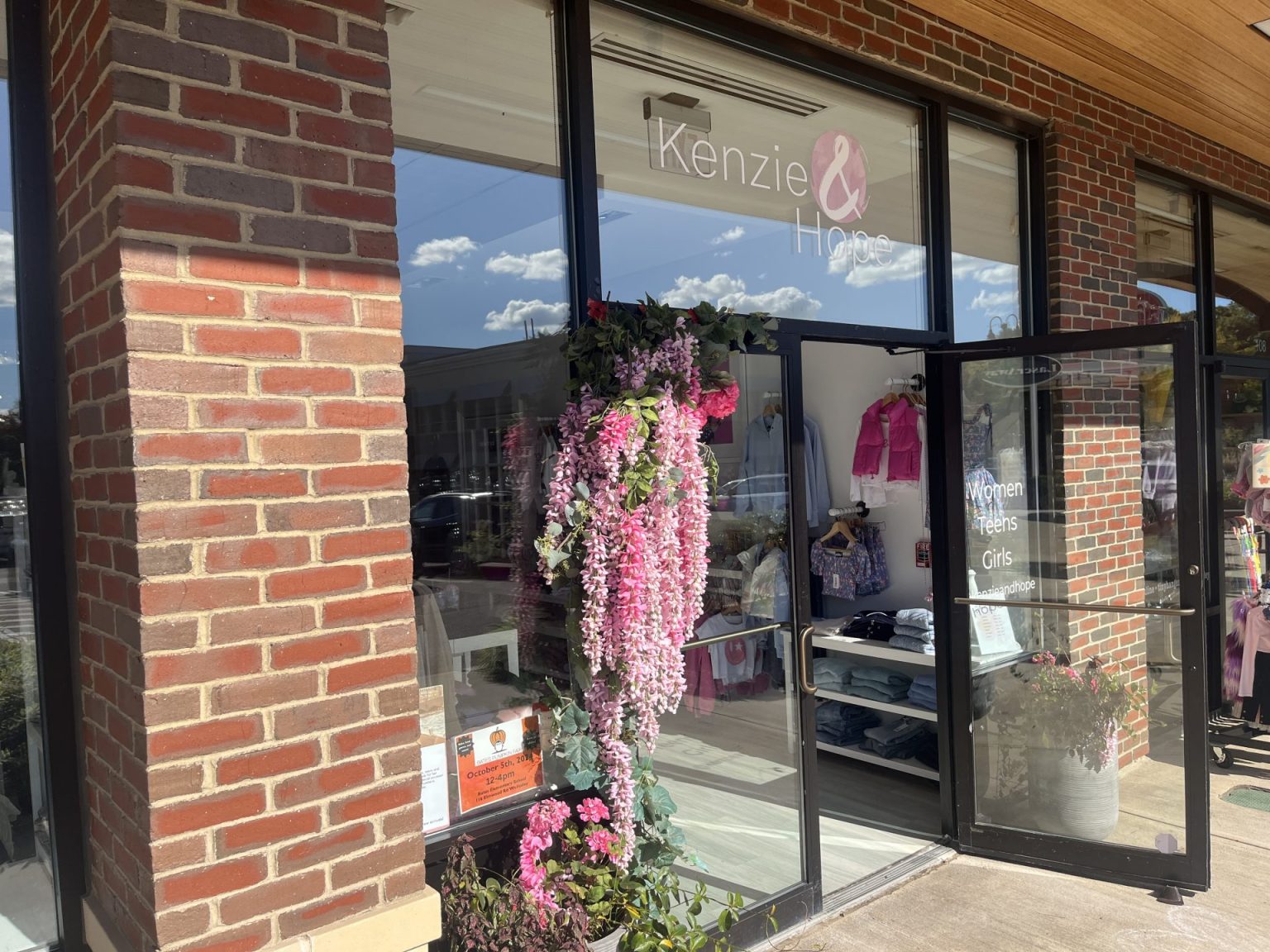 Business buzz: Wellesley Common sign making a comeback; Going pink ...