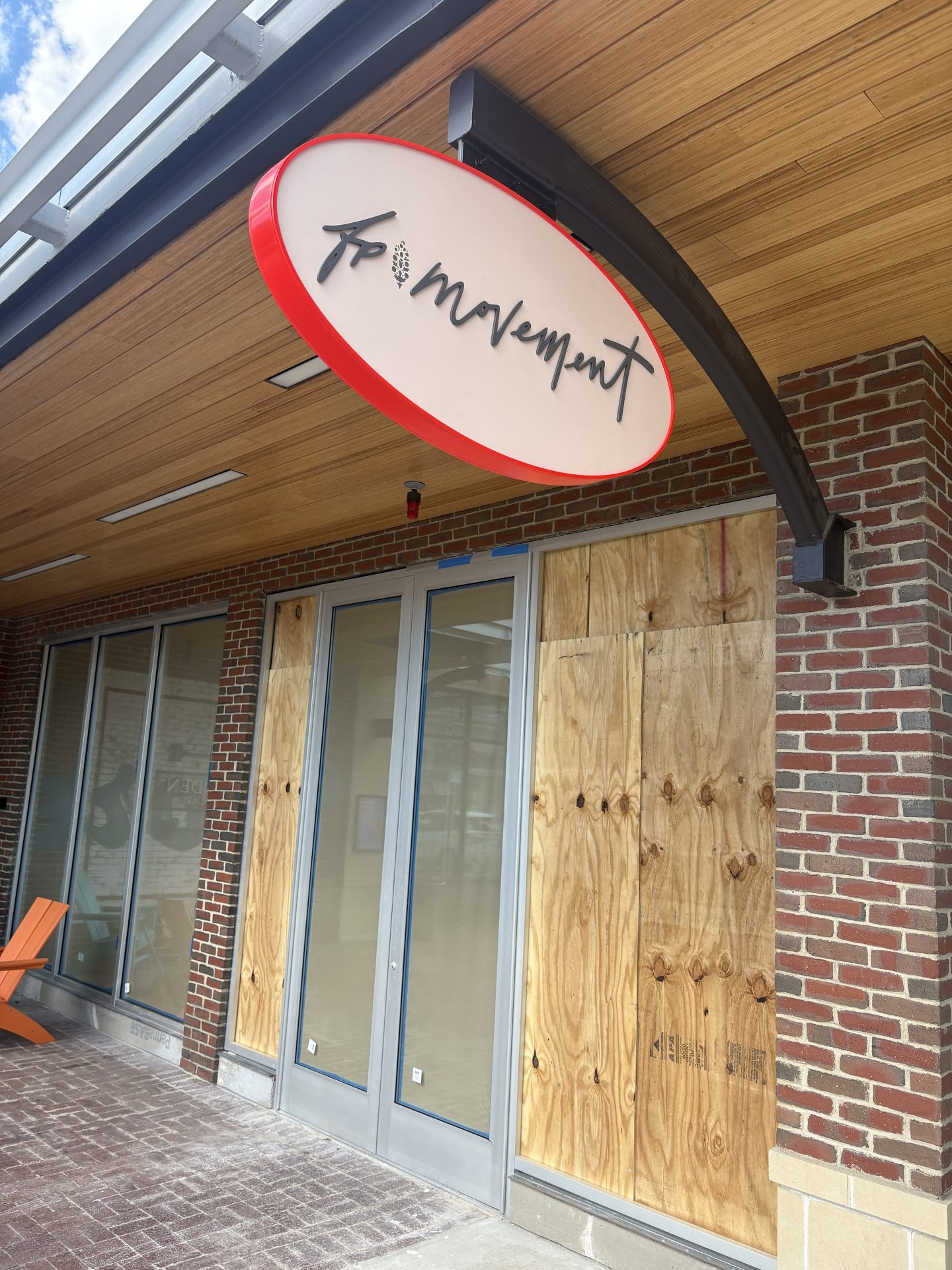 Wellesley business buzz: About the scaffolding; Movement on FP Movement in Linden Square; and ...