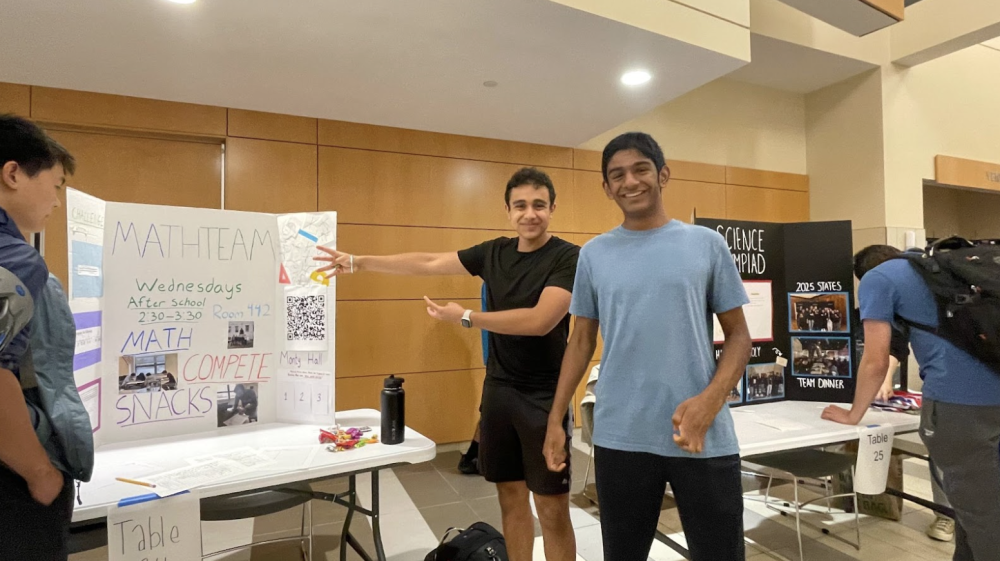 Wellesley High School Club Fair showcases nearly 70 student engagement ...