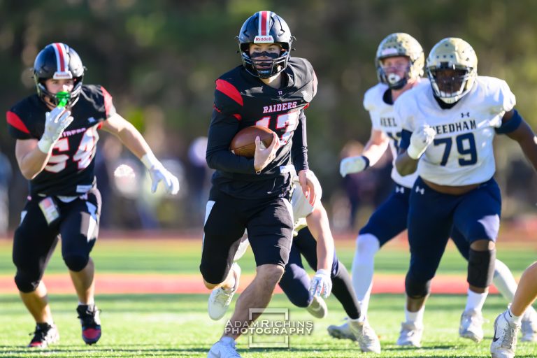 Wellesley tops Needham at Thanksgiving football game to finish season ...
