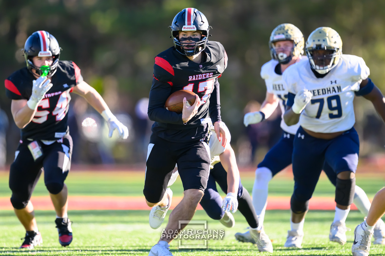 Wellesley tops Needham at Thanksgiving football game to finish season ...